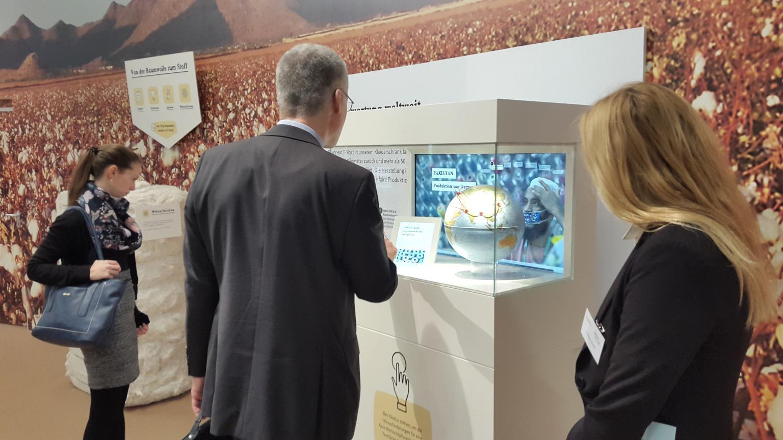 Interactive exhibits for exhibitions and showrooms - 8 tips